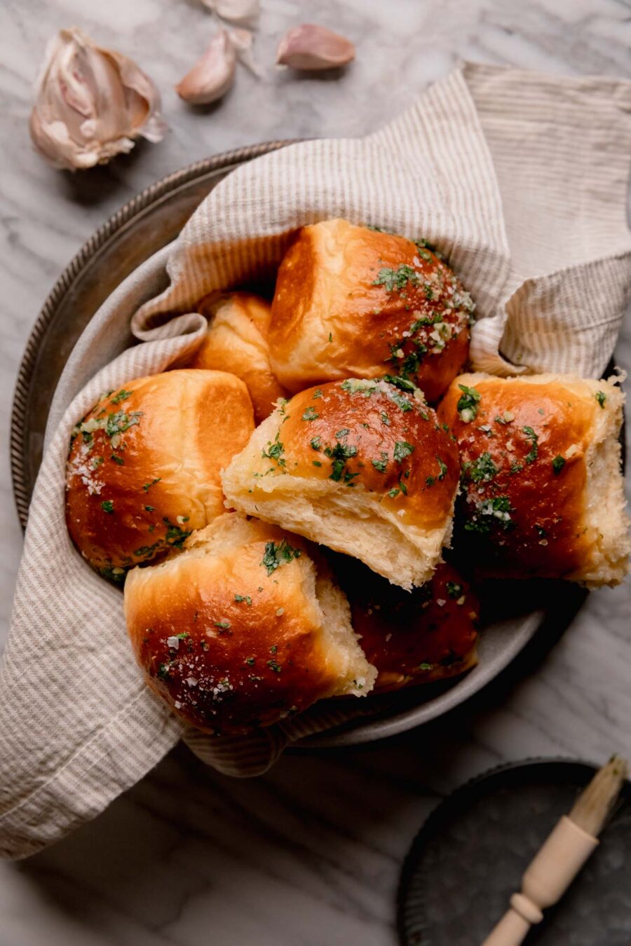 Garlic Butter Dinner Rolls - Fanciful Eats